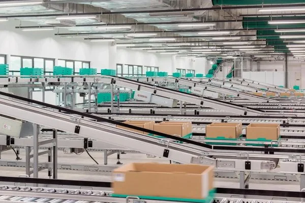 Custom plastic trays - reusable solution for automation & storage | Utz ...